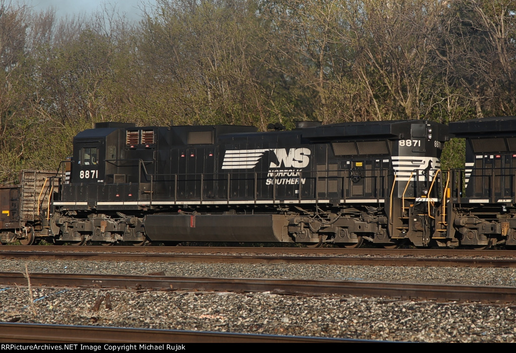 NS 8871